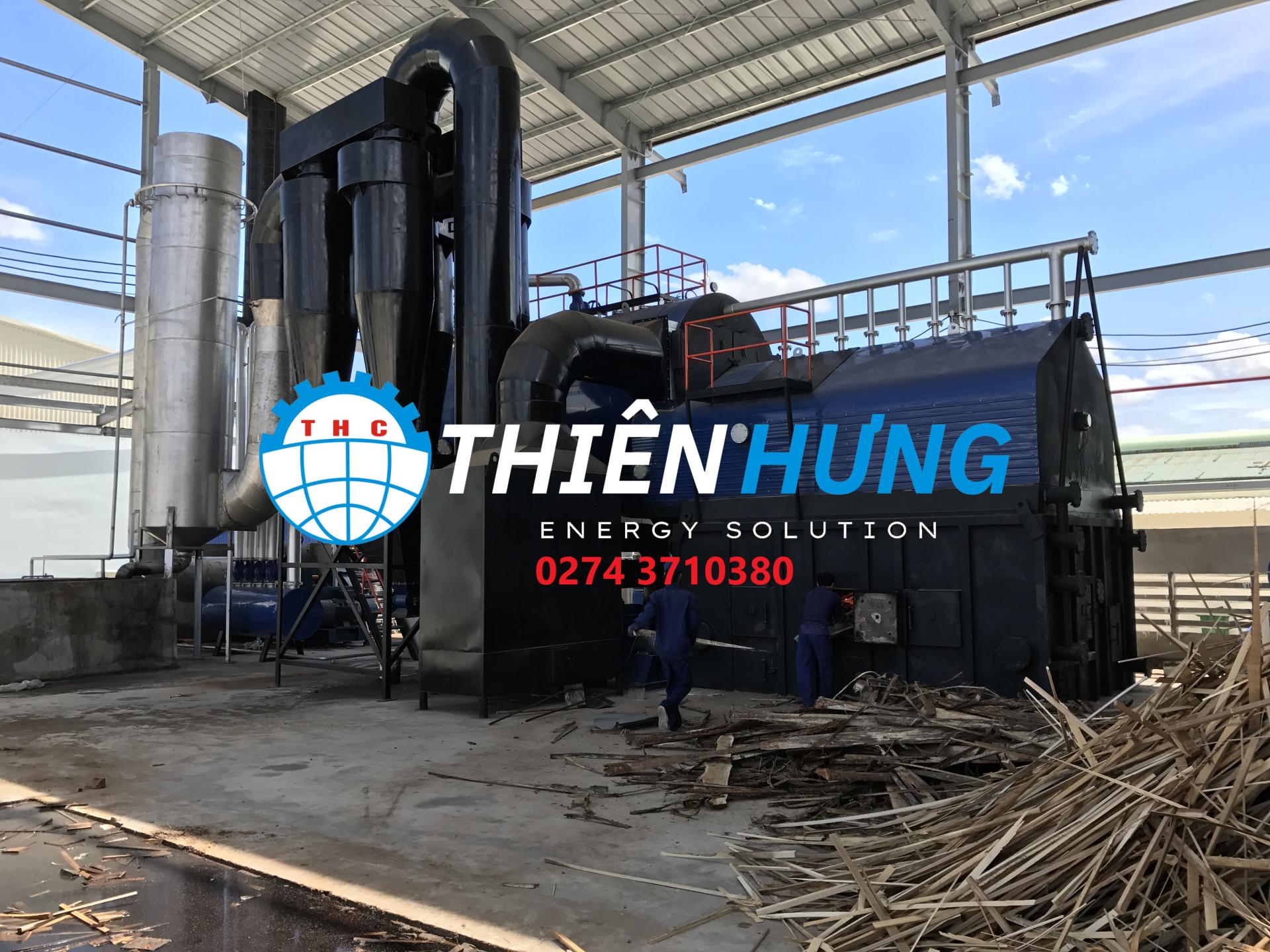Nồi hơi đốt củi nạp liệu bằng băng tải của Công ty Thiên Hưng